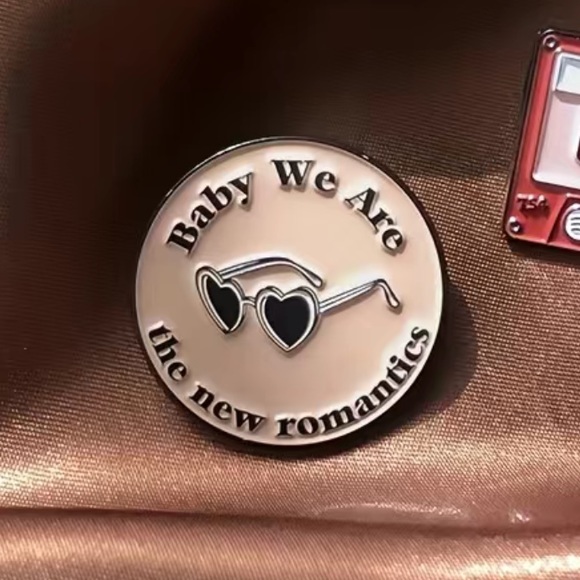 Taylor Swift | Accessories | Enamel Pin Taylor Swift 989 New Romantics ...